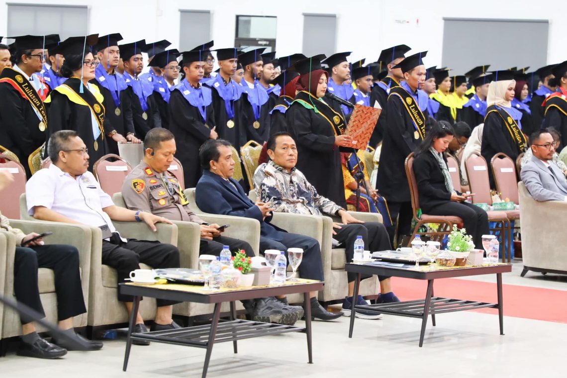 UNRIKA Wisuda 236 Mahasiswa yang Siap Dedikasikan Ilmu Wujudkan ...